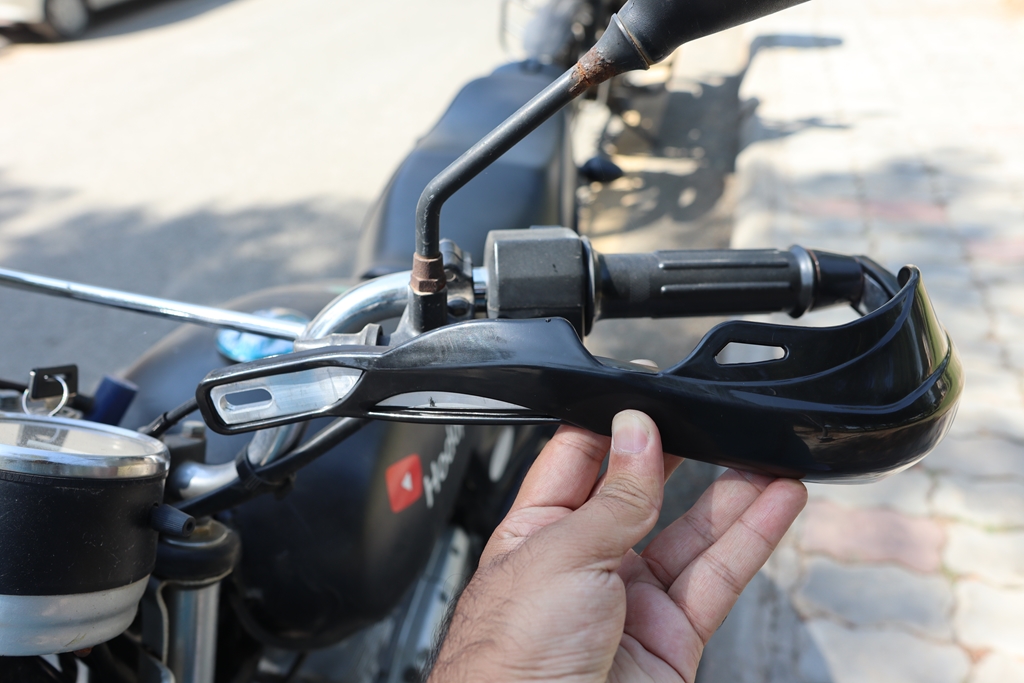 Heavy Duty Metal Hand Guard (Plastic Coated) - advstore.pk