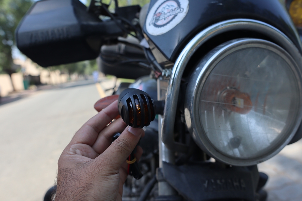 Vintage/Classic Style Indicators (Pair) - advstore.pk